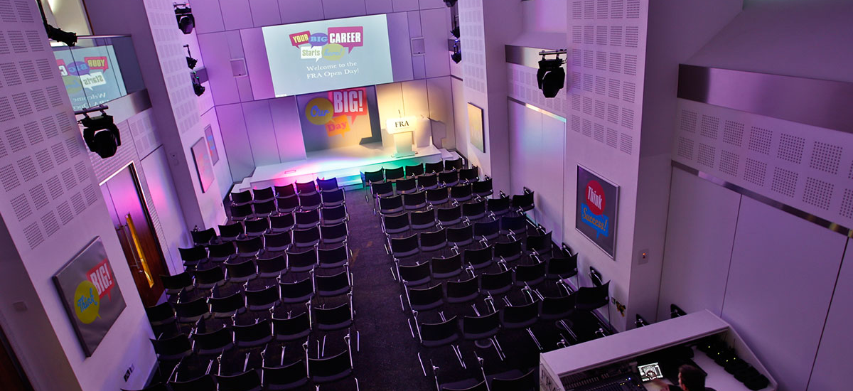 Fashion Retail Academy goes Digital - case study | Christie