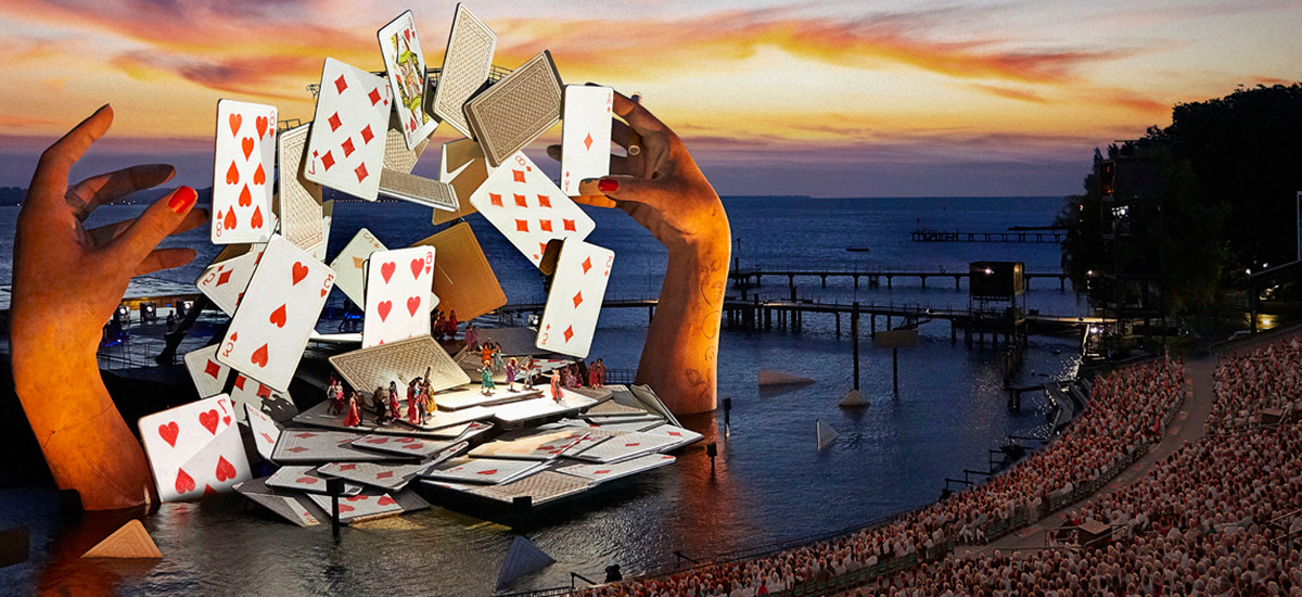 Operatic spectacle makes a splash